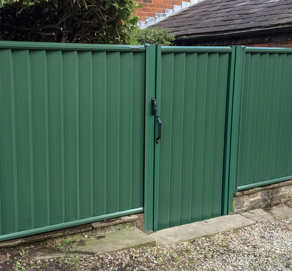 ColourFence Green Fence with Flat Caps | ColourFence