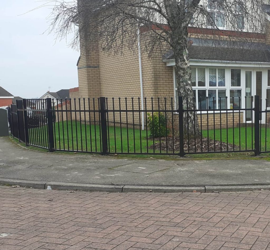 Black Metal Garden Railing with Ball Tops | ColourFence