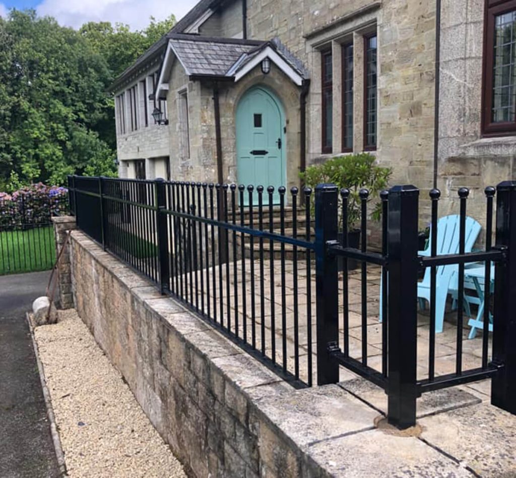 Brown Metal Garden Railing with Flat Tops | ColourFence